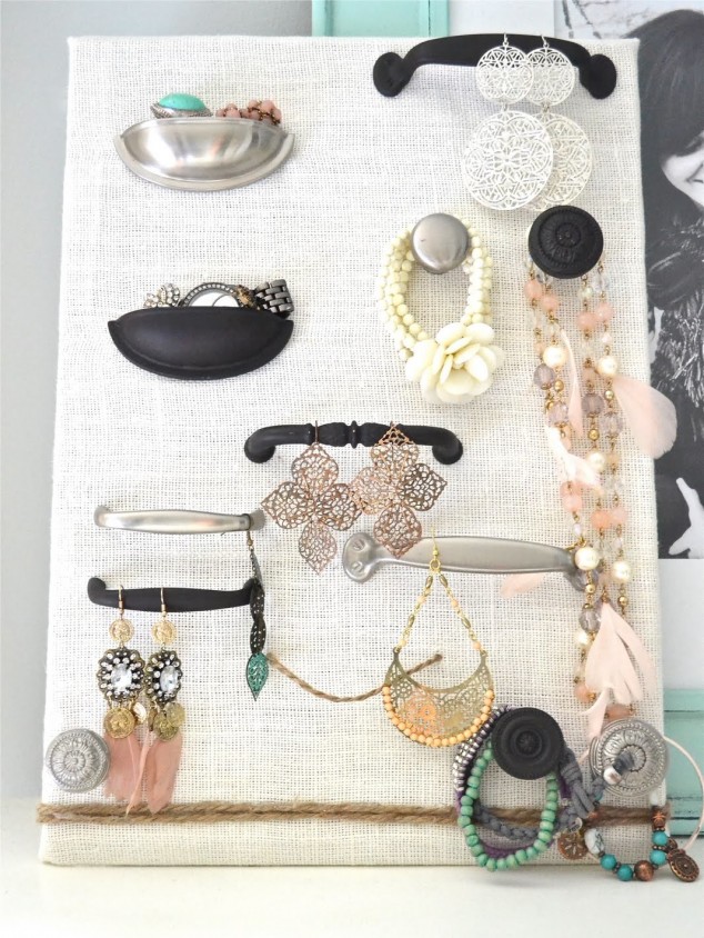 15 Awesome DIY Jewelry Holders