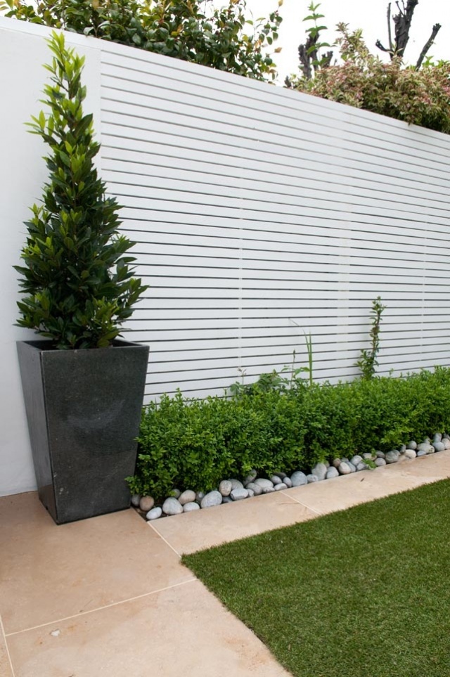 13 Startling Garden Walls That You've Been Missing All The Time