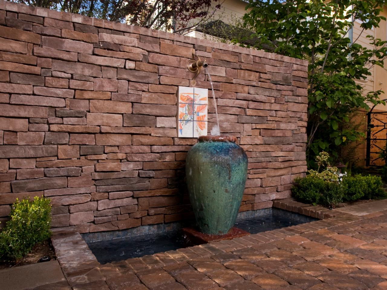 12 Stacked Stone Walls That Will Add Charm In Your Home